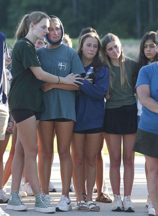 PHOTOS: Vigil for Glen Allen student Julia Budzinski