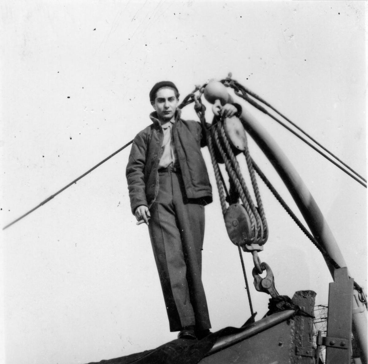 Sam Schulman, the last surviving American crewman of the ship Exodus ...