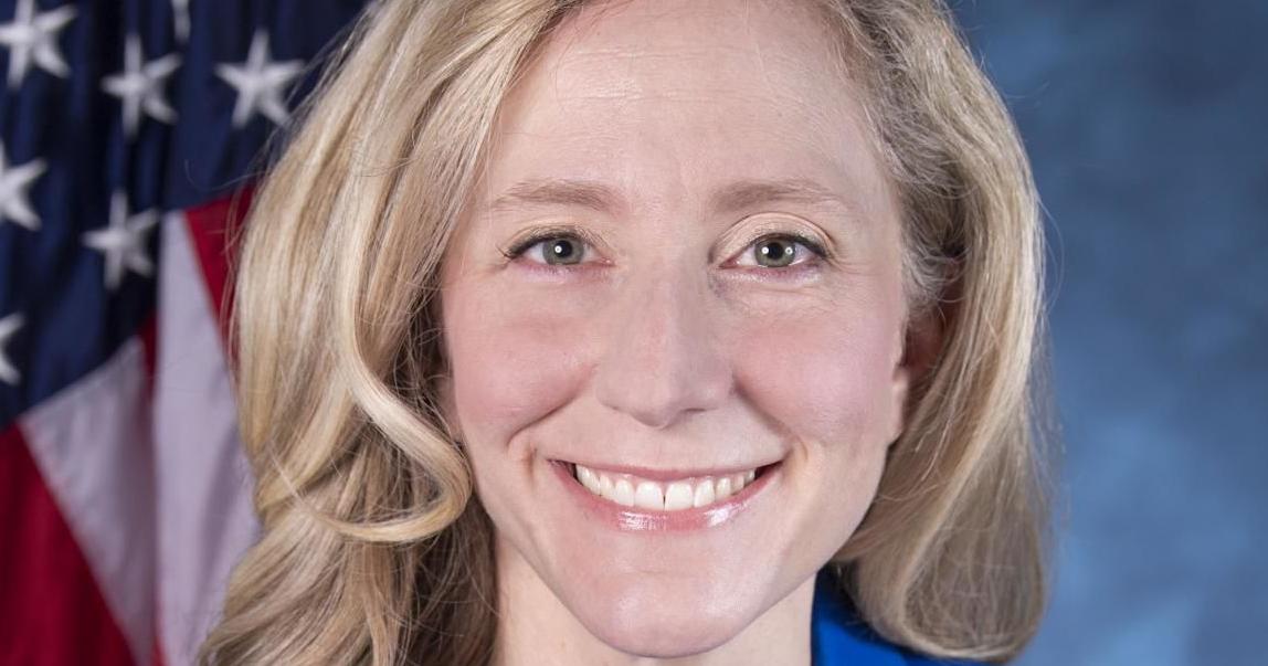 Column: In Virginia, Spanberger’s star is rising