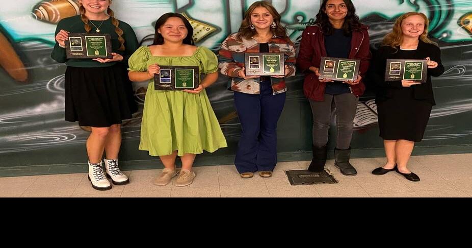 Burroughs girls tennis recognize players | Sports | ridgecrestca.com