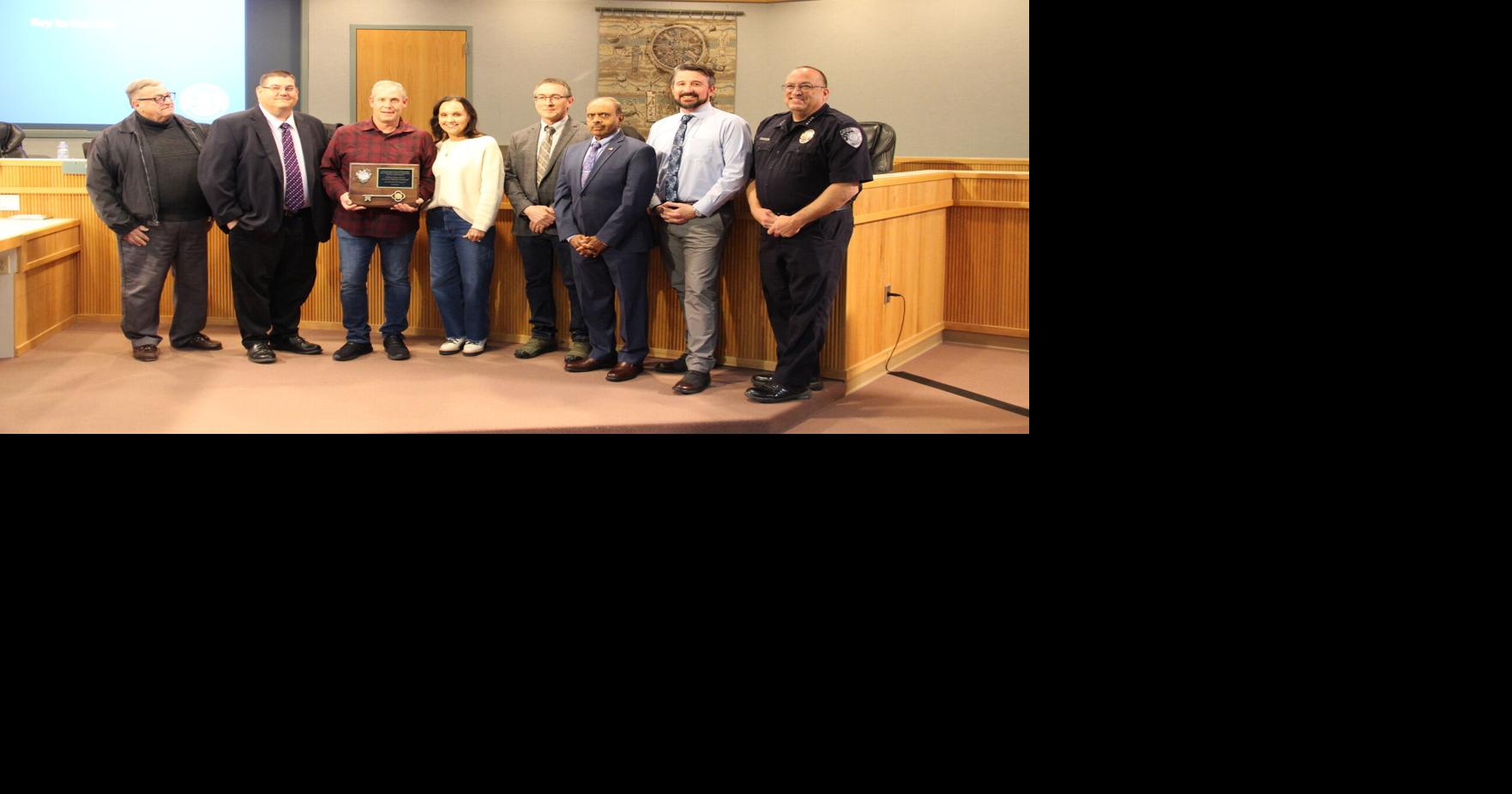 Fred and Janelle Etoch given key to city | News | ridgecrestca.com