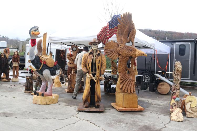 Opening day at the Ridgway Chainsaw Carvers Rendezvous | Multimedia ...