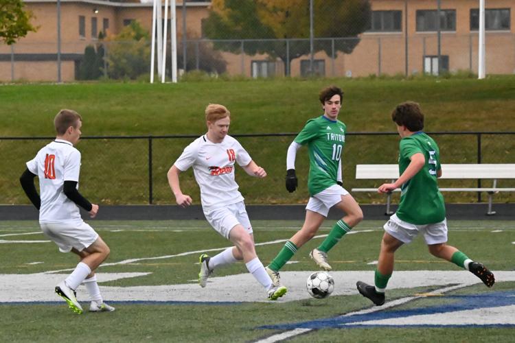 Ripon Tiger boys' soccer team falls to top-ranked Notre Dame in ...