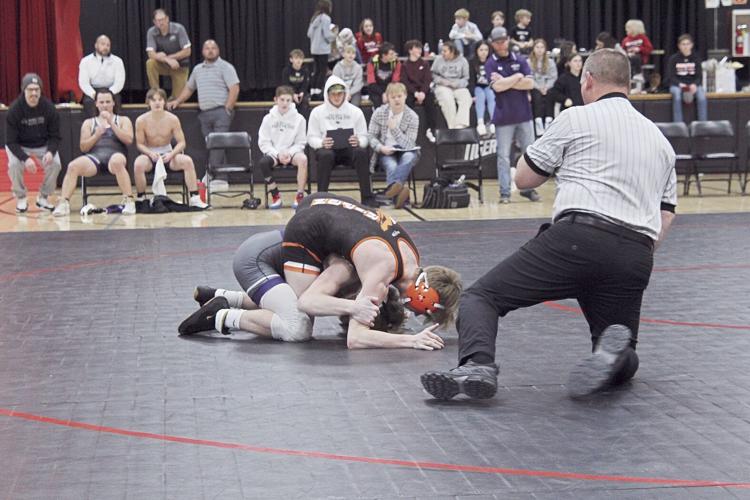 Ripon Tiger wrestling team hangs with Winneconne in contested matches ...