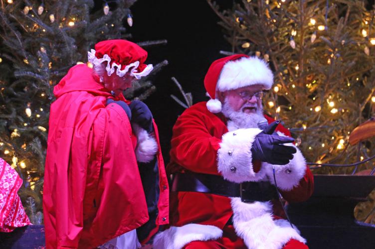 Video and photos: Santa arrives in Ripon in style for Christmas in the ...