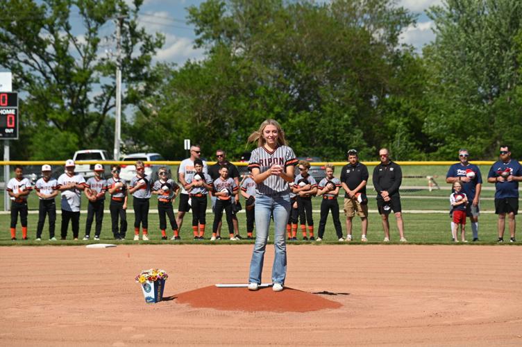 Emmet Zodrow Mound Dedication (Miya Grunert photos) | Multimedia ...