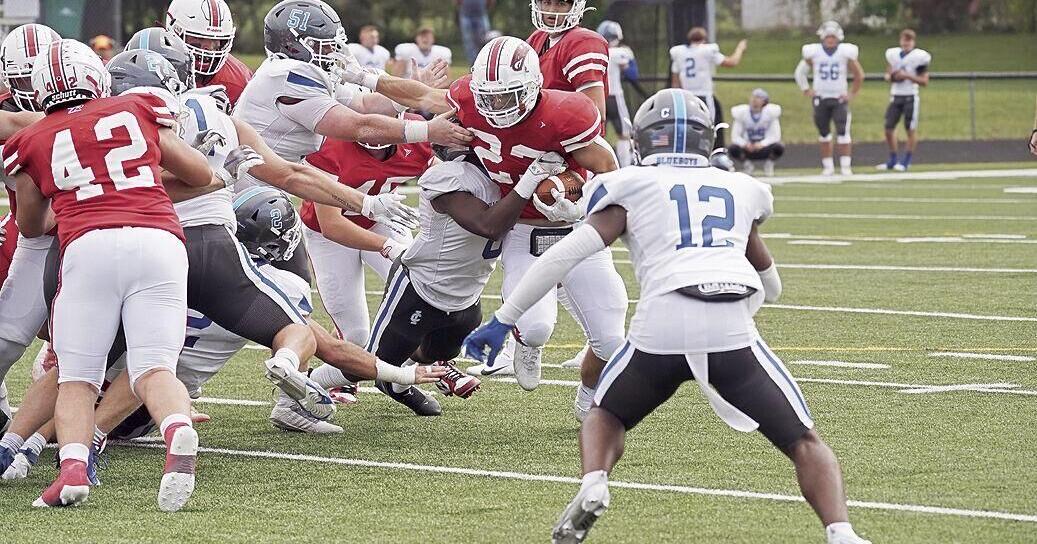 Ripon College Red Hawk football team seeks to build off last season ...