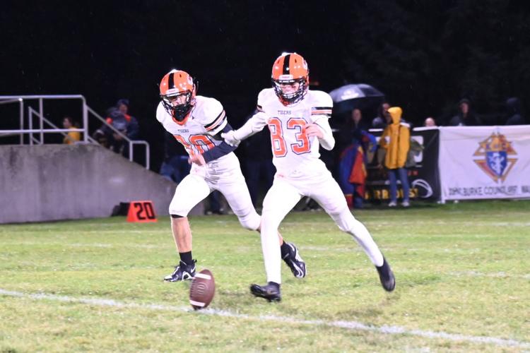 Ripon High School football at Waupun — Oct. 6, 2023 (Miya Grunert ...