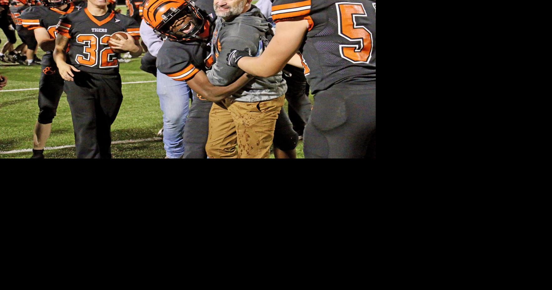 A happy Homecoming: Check out photos from the Ripon Tiger football team ...