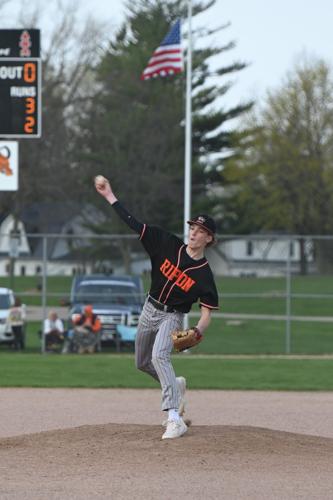 Ripon Tiger baseball team lets chances slip away in loss to Omro ...