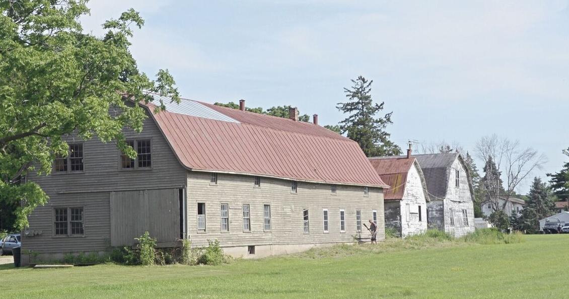 Ripon Event Barn gets reprieve from mayor, Common Council actions ...