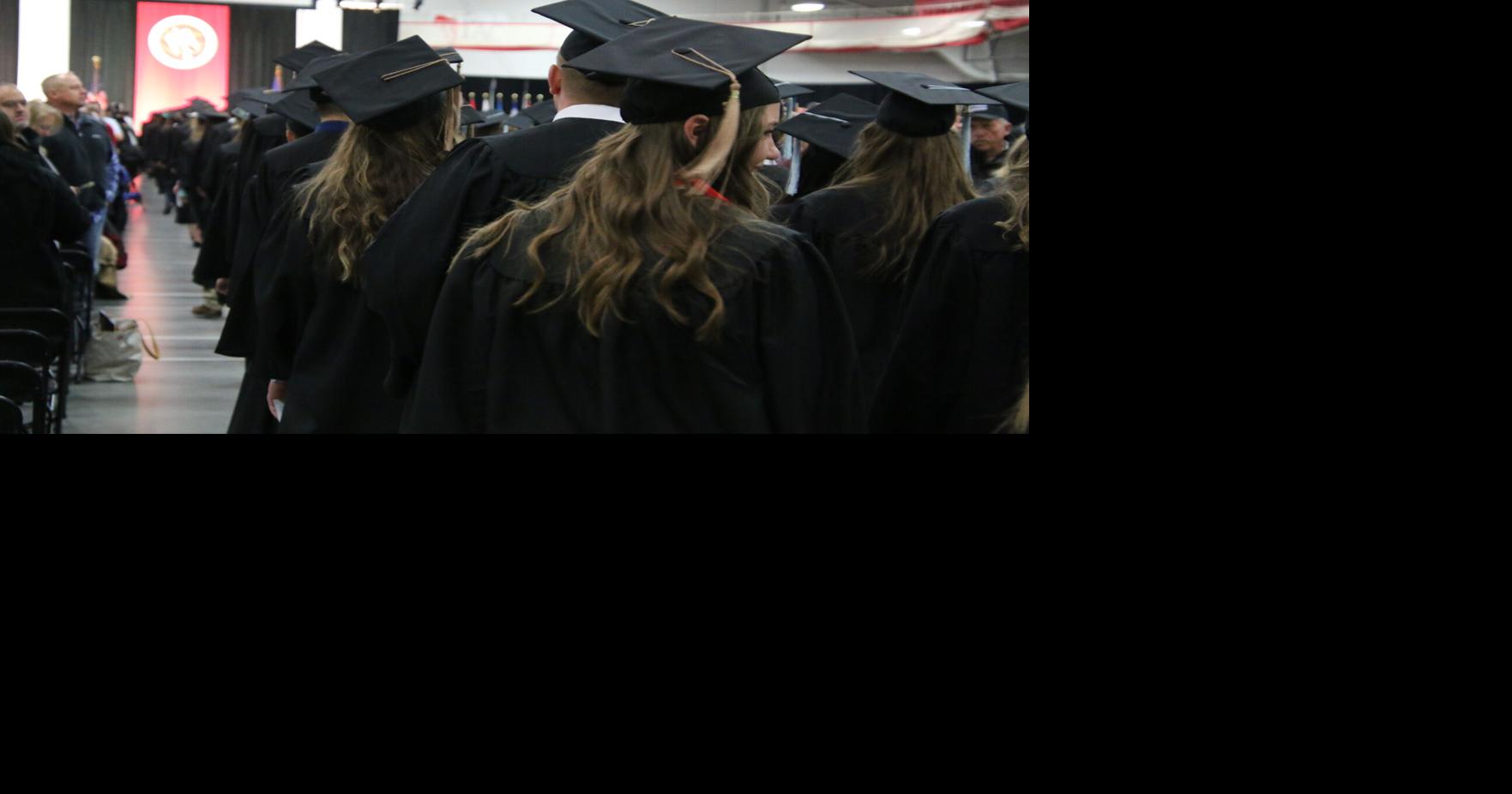More than 650 to graduate from UWRF | Local News | riverfallsjournal.com