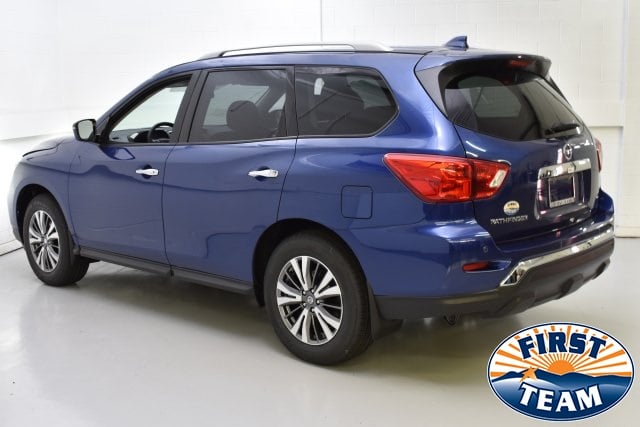 2019 Caspian Blue Metallic Nissan Pathfinder