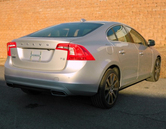 2014 Bright Silver Metallic Volvo S60