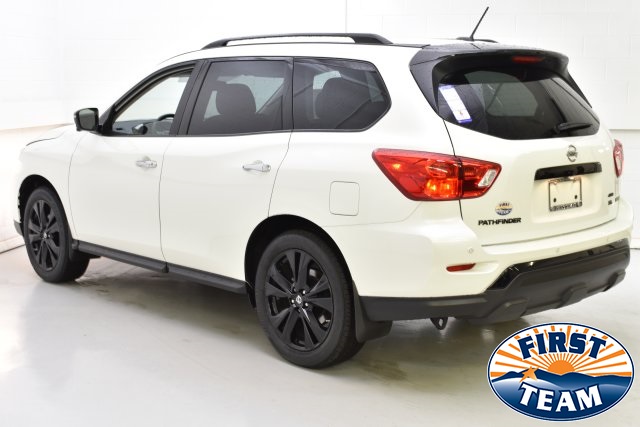 2018 Pearl White Nissan Pathfinder