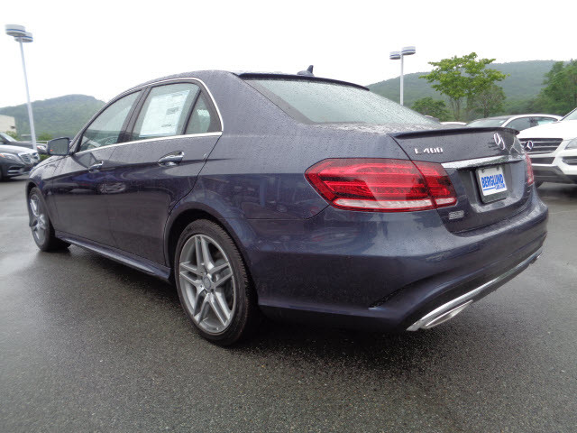 2016 Indigo blue Mercedes-Benz E-Class