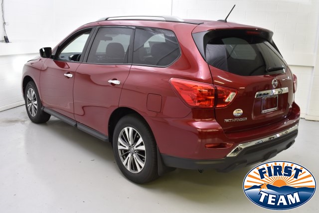 2018 Scarlet Nissan Pathfinder