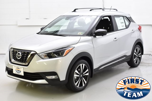 2018 Brilliant Silver Nissan Kicks