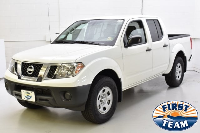2019 Glacier White Nissan Frontier