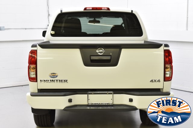 2019 Glacier White Nissan Frontier