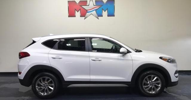2018 Dazzling White Hyundai Tucson