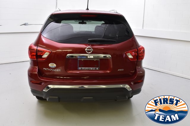 2018 Scarlet Nissan Pathfinder
