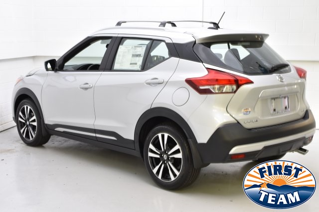2018 Brilliant Silver Nissan Kicks