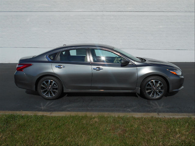 2016 Gun Metall Nissan Altima