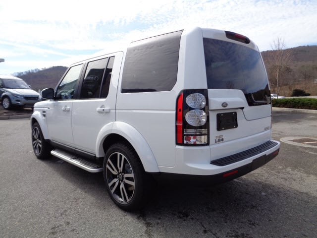 2015 Fuji white Land Rover LR4