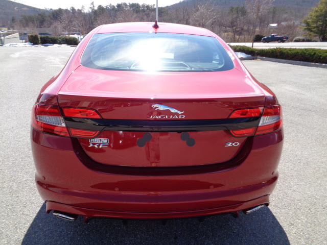 2015 Italian racing red Jaguar XF