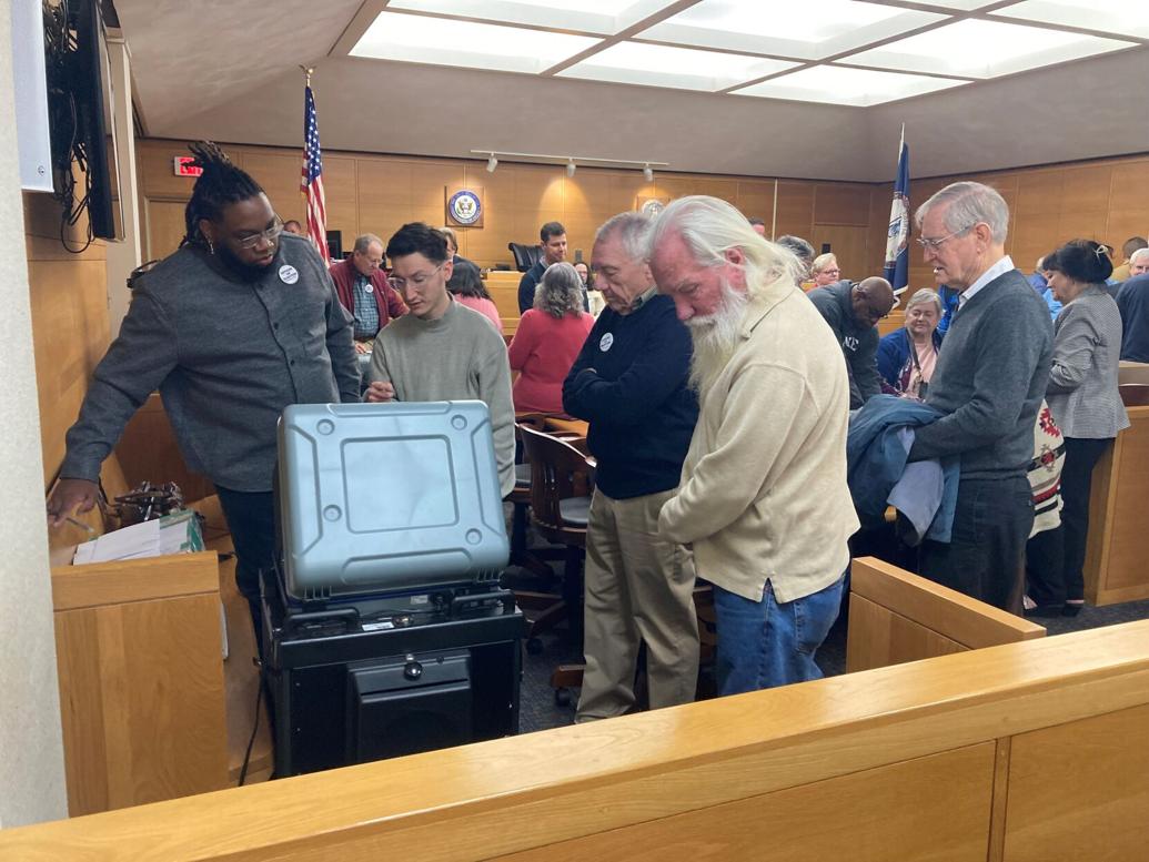 Roanoke mayoral election recount is underway