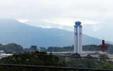 Runway reopens at Roanoke airport following botched landing