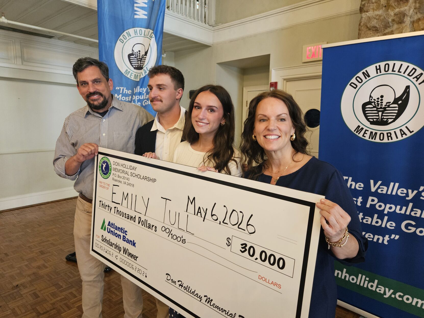 Cave's Emily Tull receives 40th Don Holliday Scholarship