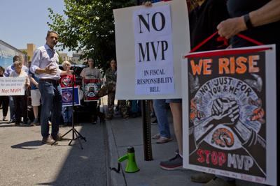 Senate reject's Kaine's attempts to remove pipeline provision from debt ...