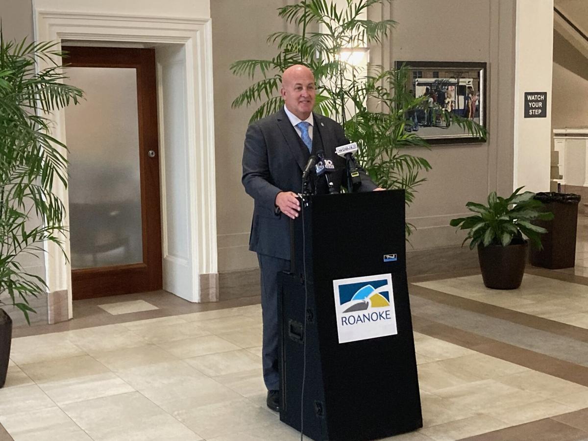 Roanoke introduces new police chief