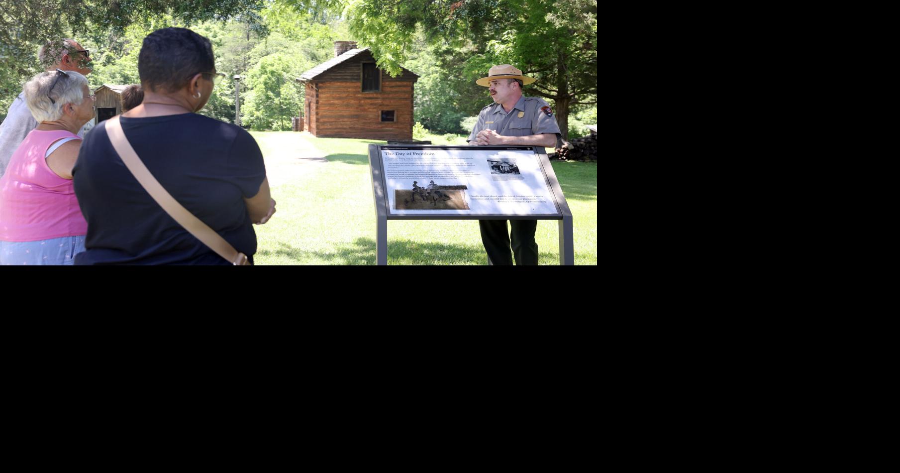 Booker T. drawing visitors