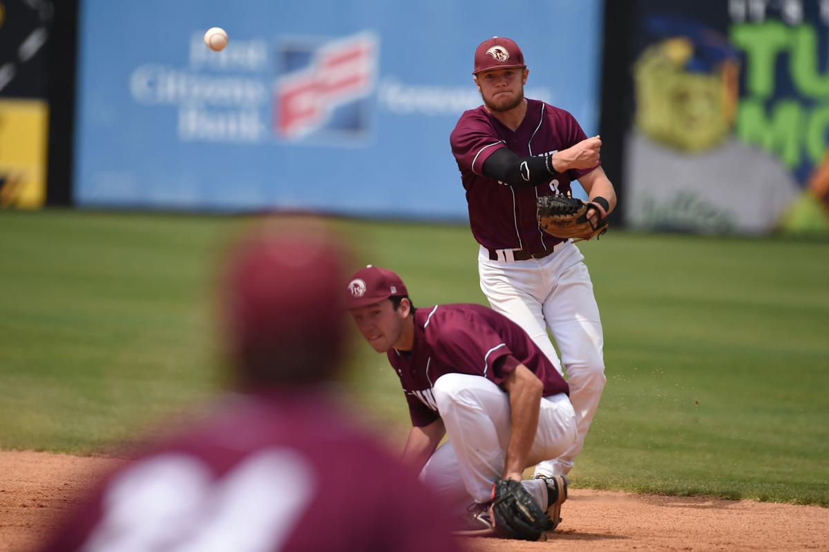 Roanoke wins again in NCAA baseball regional | College | roanoke.com