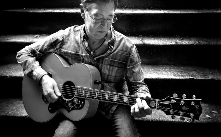 Singer-songwriter Robbin Thompson dies at 66