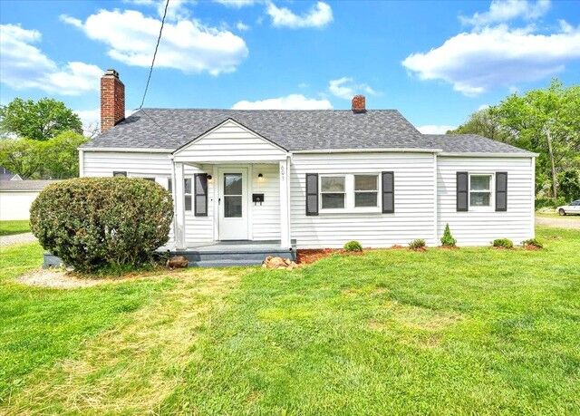 3 Bedroom Home in Salem - $185,000