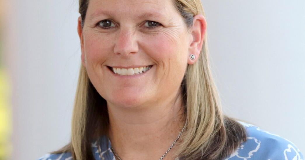 Amy Peterson honored as Salem's teacher of the year