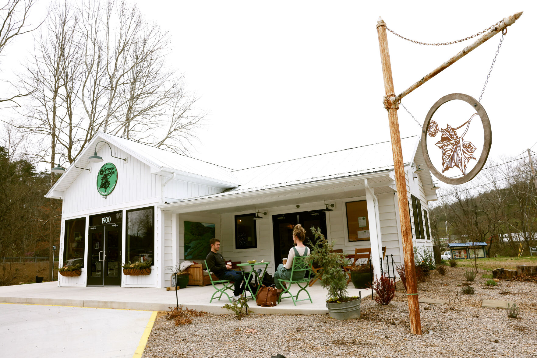 Hanging Rock cafe serves organic food, sells local goods