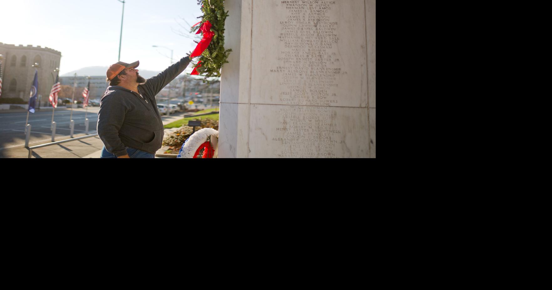 Photos: Remembering the war dead, and the World War II veteran who ...