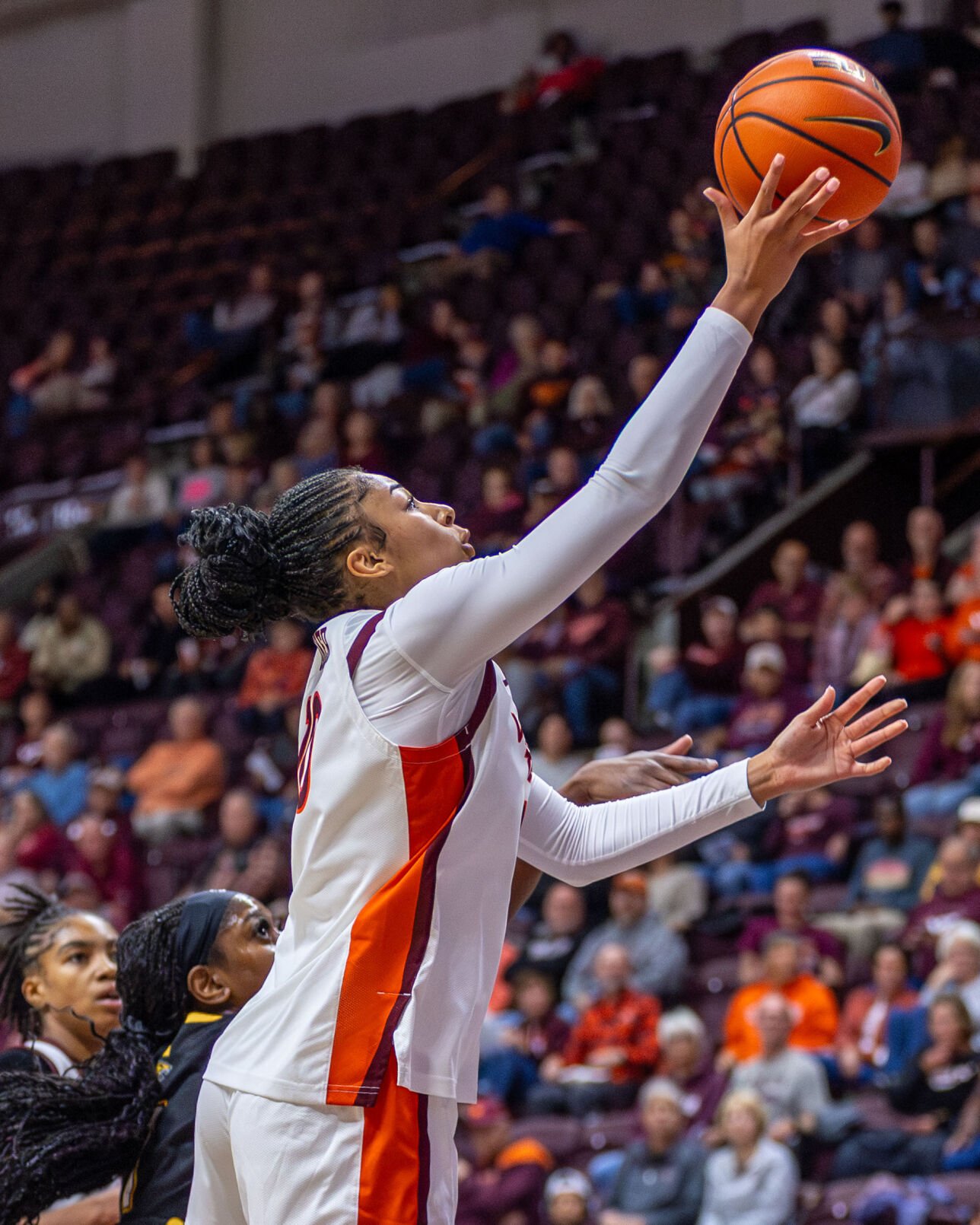 Petersen, Freelon shine for Virginia Tech women in opener