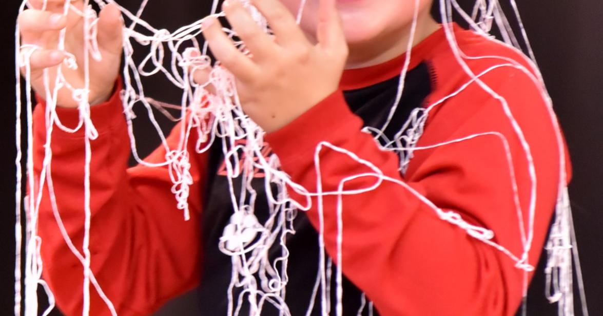 Photos: Brian Curry of the Magical Math Tour wows and amazes Back Creek ...