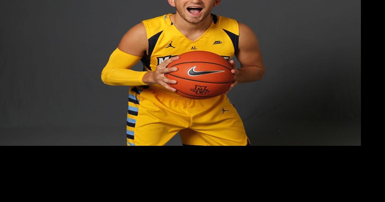 College basketball notebook: Andrew Rowsey awaits next season