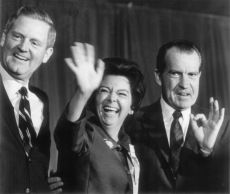 Former Va. governor Linwood Holton pens memoir