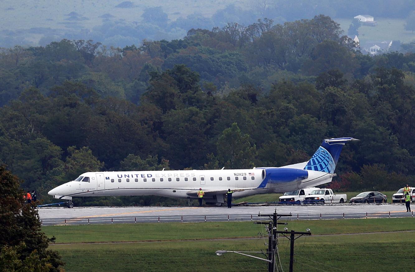 Runway reopens at Roanoke airport following botched landing