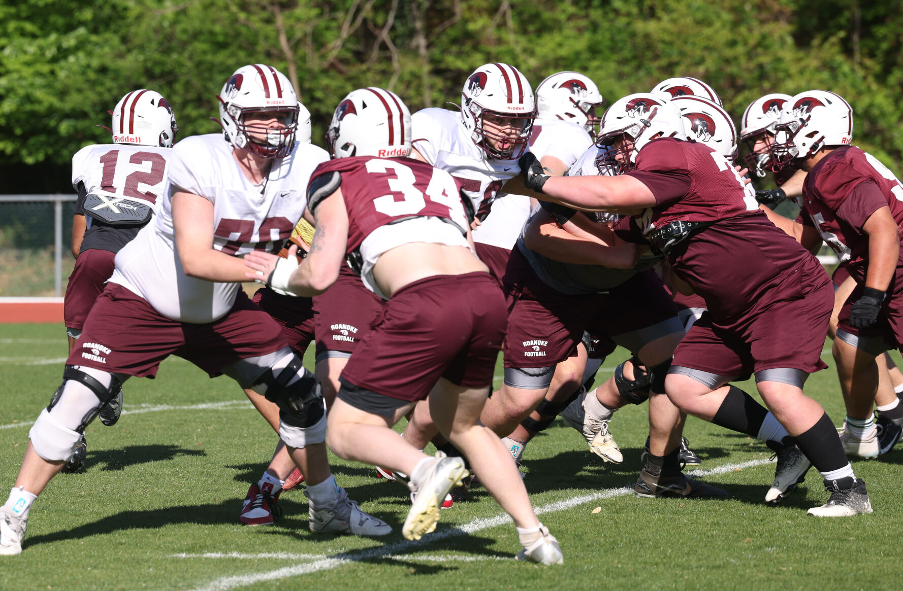 Stinespring, Roanoke College tackle spring football practice