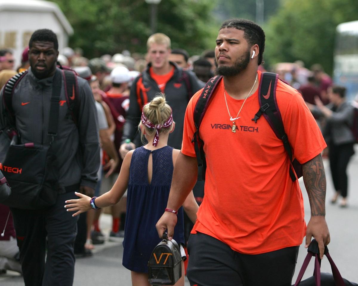 Defensive tackle Ricky Walker injured in first half against William and ...