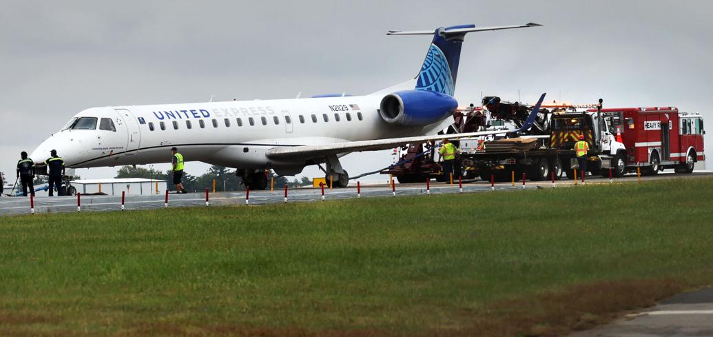 Runway reopens at Roanoke airport following botched landing